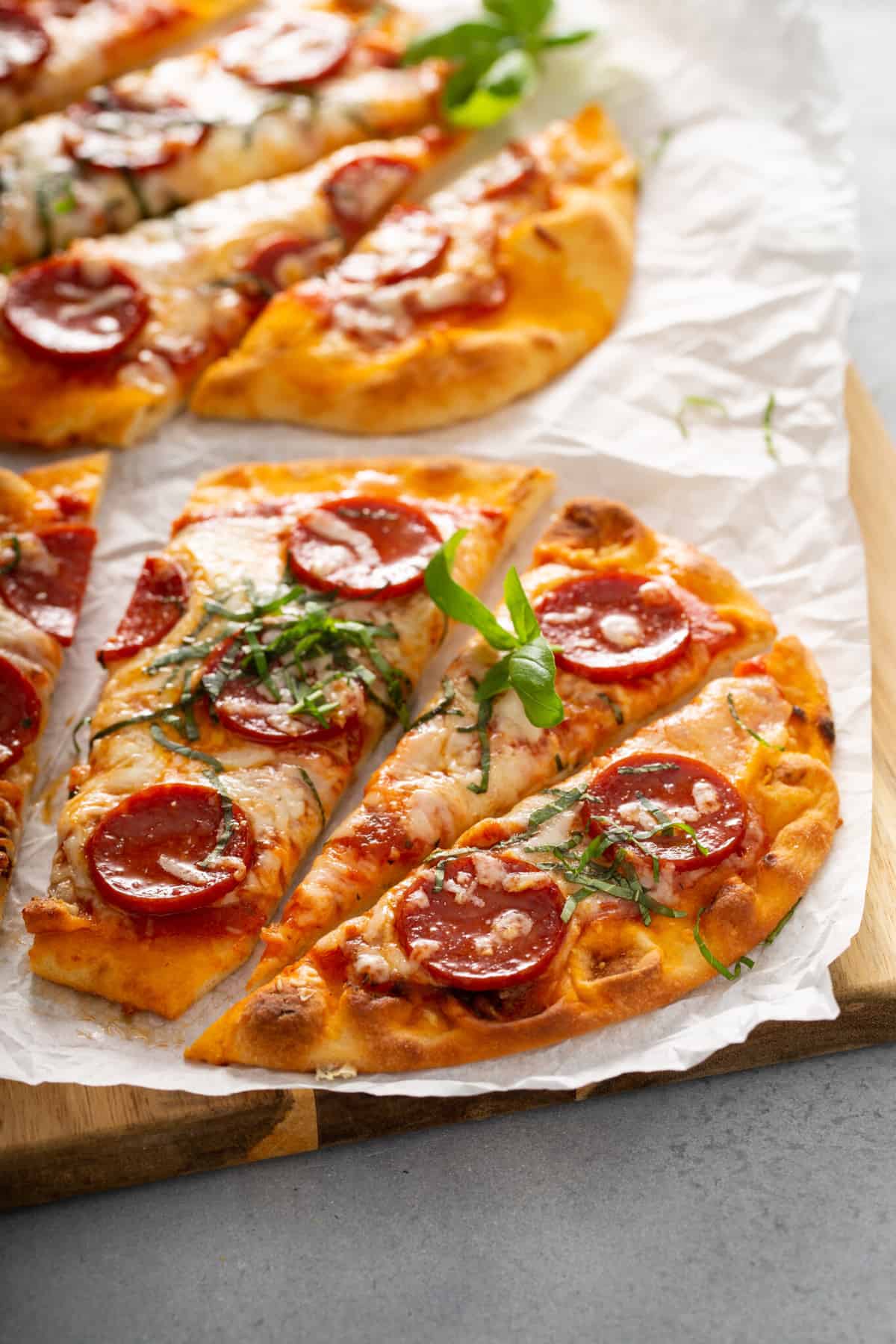 Pepperoni Flatbread Pizza - Quick and Easy - Hungry Foodie