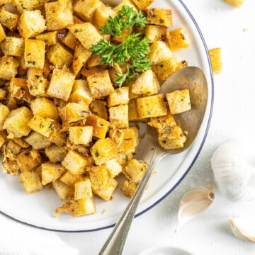 Homemade Garlic Parmesan Croutons - Hungry Foodie